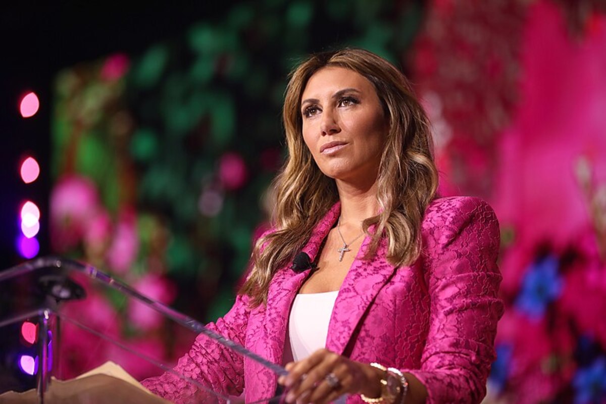 Trump Lawyer Does What She Does Best (Lie) - Dealbreaker